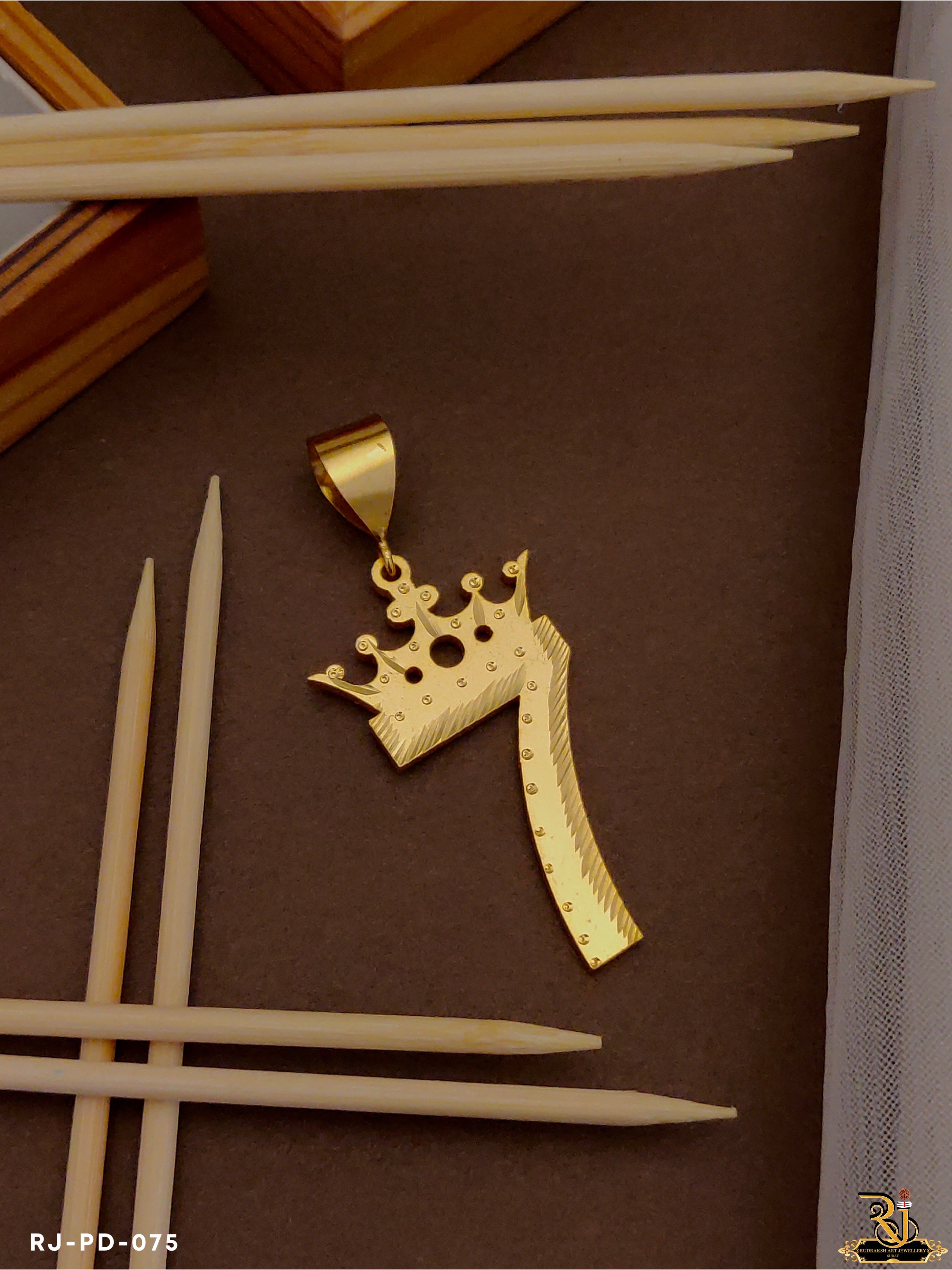 Number 7 with King Crown Pendant PD-075 – Rudraksh Art Jewellery