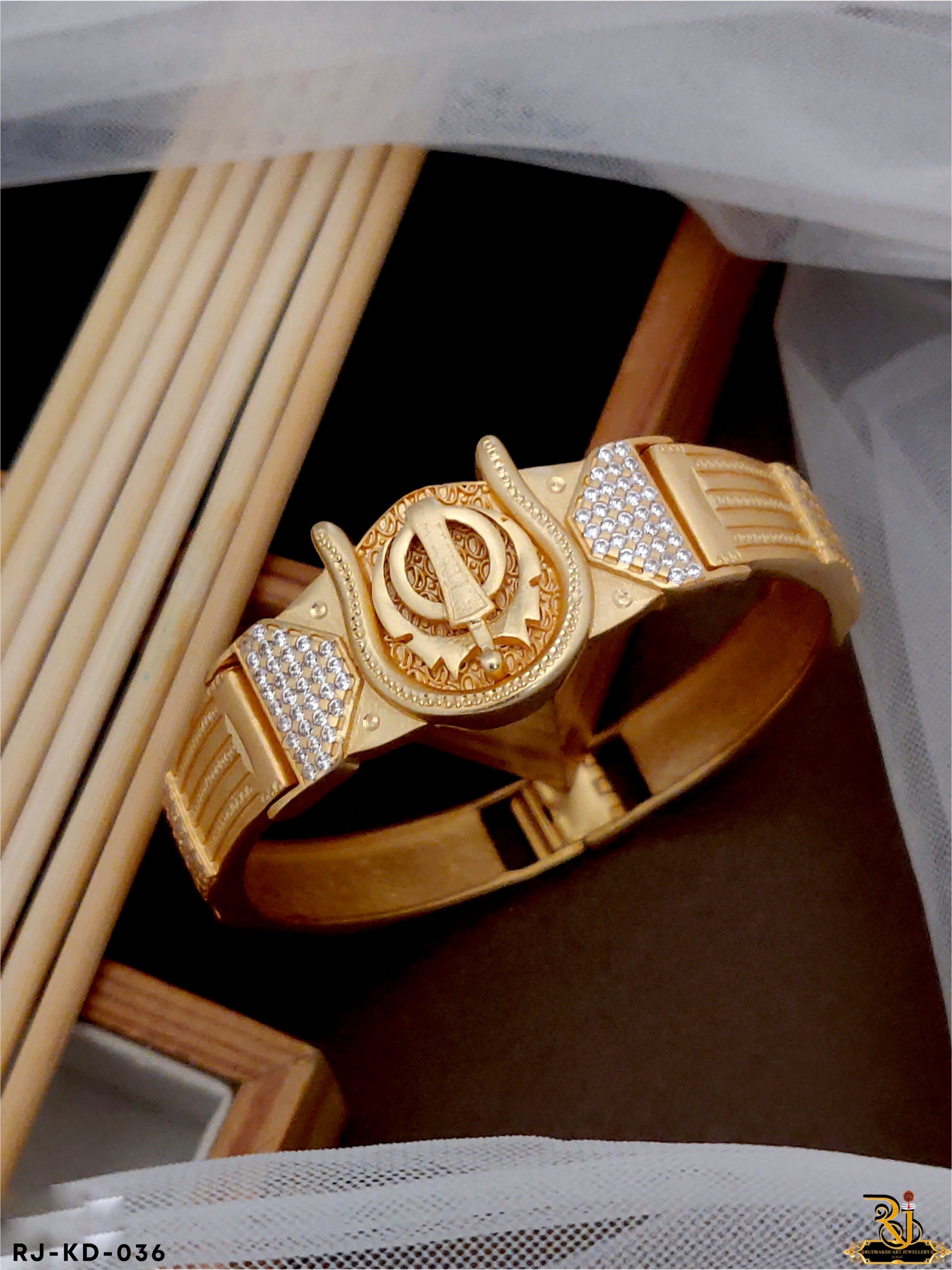 Superior Diamond Waheguru Logo Kada for Men KD-036 – Rudraksh Art Jewellery